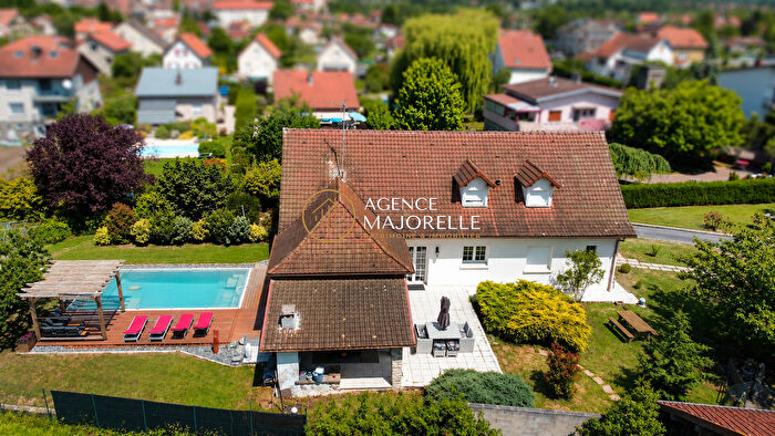 Charmes - Maison 9 pièces à vendre