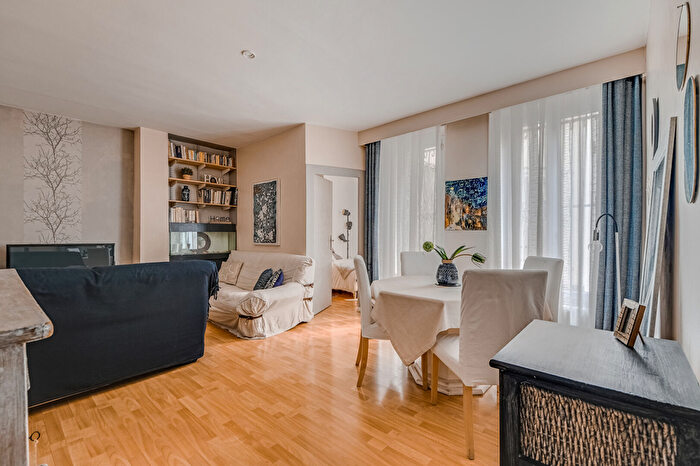 Paris 18ème, Barbès, Château Rouge : Appartement 4 pièces à vendre