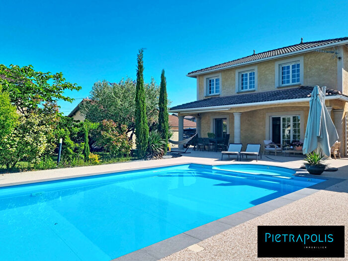 Maison 6 pièces à Décines-Charpieu, à vendre