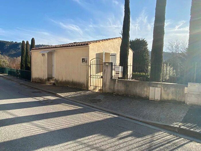 Appartement à louer - Gréoux-les-Bains - 2 pièces - 1 chambre