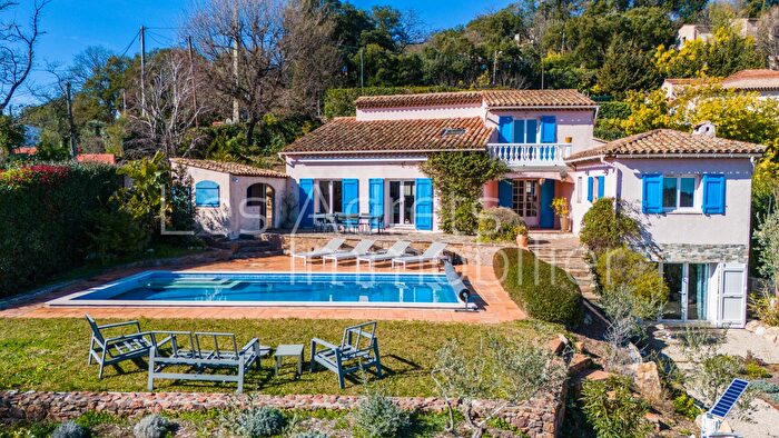 Maison à vendre - Les Adrets-de-lEstérel - 6 pièces - 4 chambres