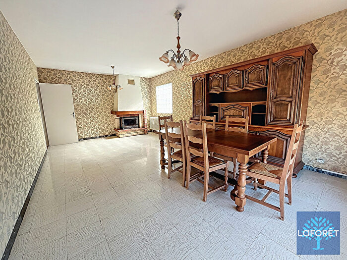 Maison à vendre - Louvroil - 5 pièces - 3 chambres