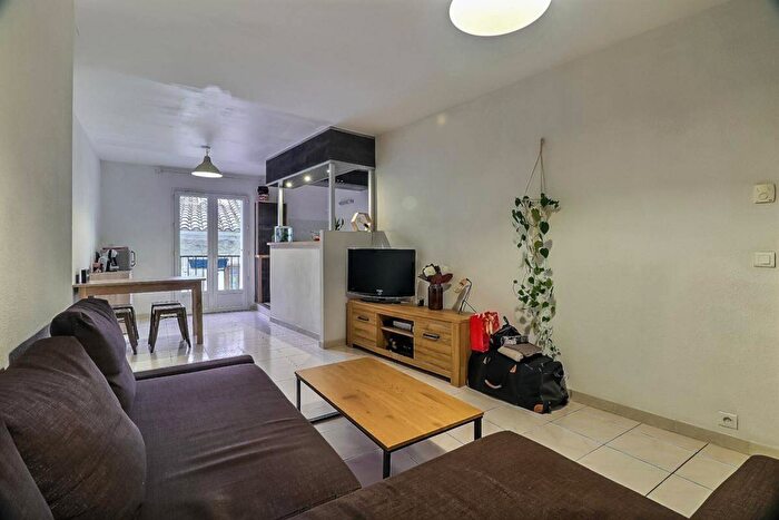 Appartement à louer - Rodilhan - 3 pièces - 2 chambres