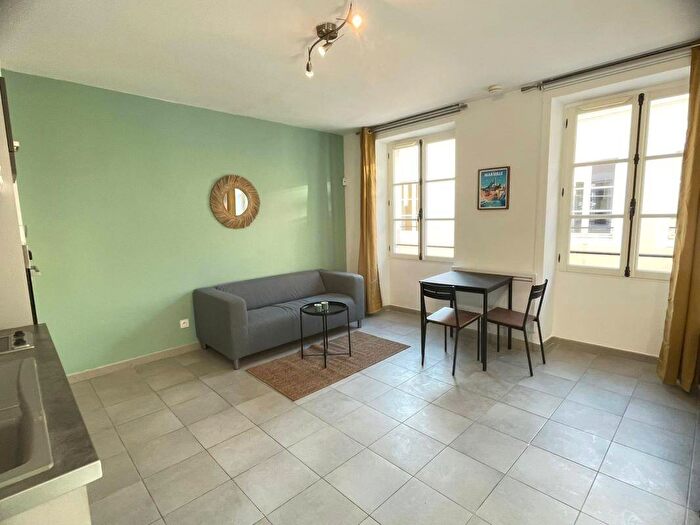 Appartement à louer - Les Grandes Carmes, Marseille ème arrondissement - 2 pièces - 1 chambre