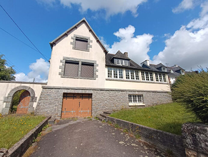 Maison à vendre - Châteauneuf-du-Faou - 8 pièces - 5 chambres