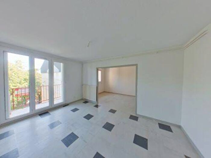 Appartement à louer - Vernet, Saint-Amand-Montrond - 3 pièces - 3 chambres