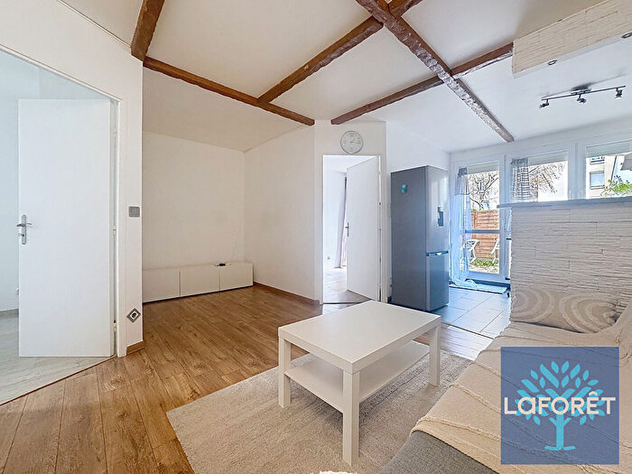 Appartement à louer - Neuilly-sur-Marne, Primevères, Chanoux - 3 pièces - 1 chambre