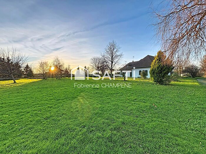 Maison à vendre - Le Deschaux - 10 pièces - 6 chambres