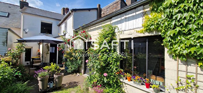 Sixt-sur-Aff : Maison 5 pièces à vendre