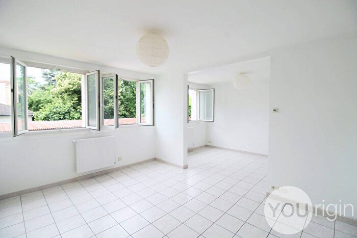 Appartement à louer - Saint Irénée, Lyon ème arrondissement - 3 pièces - 2 chambres