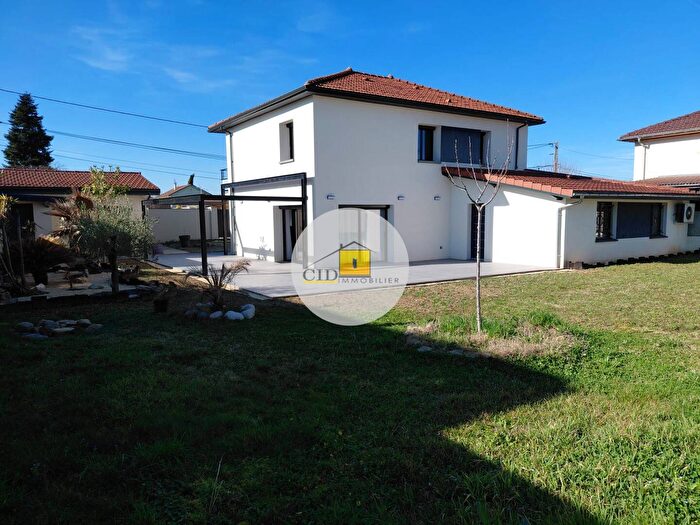 Maison à louer - Saint-Bonnet-de-Mure - 5 pièces - 3 chambres
