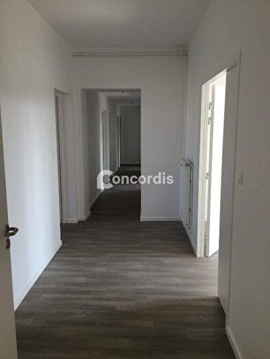 Appartement à louer - Montfaucon-dArgonne - 6 pièces - 3 chambres