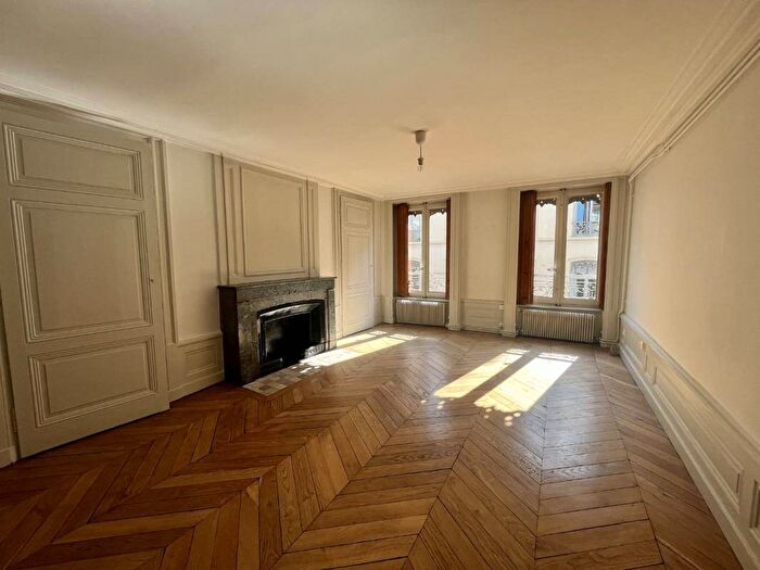 Appartement à louer - Presquîle, Centre ville, Cordeliers, Lyon ème arrondissement - 3 pièces - 2 chambres