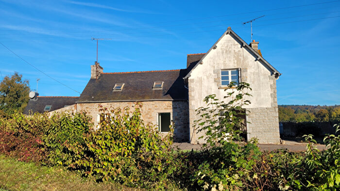 Maison à vendre - Bourbriac - 6 pièces - 4 chambres