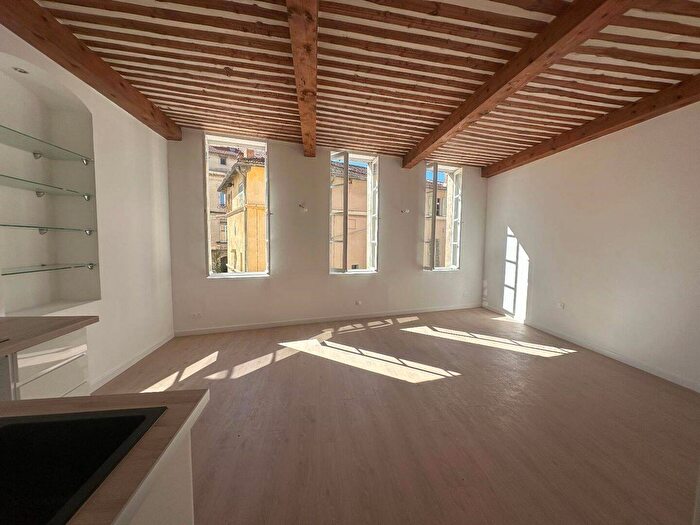 Appartement à louer - Carmes-Infirmieres-Thiers, Avignon - 4 pièces - 3 chambres