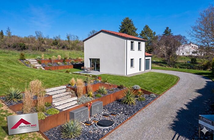 Maison à vendre - Saint-Amant-Tallende - 4 pièces - 3 chambres