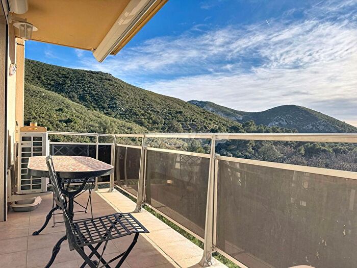 Appartement à vendre - Marseille e , Saint-Tronc - 4 pièces - 3 chambres