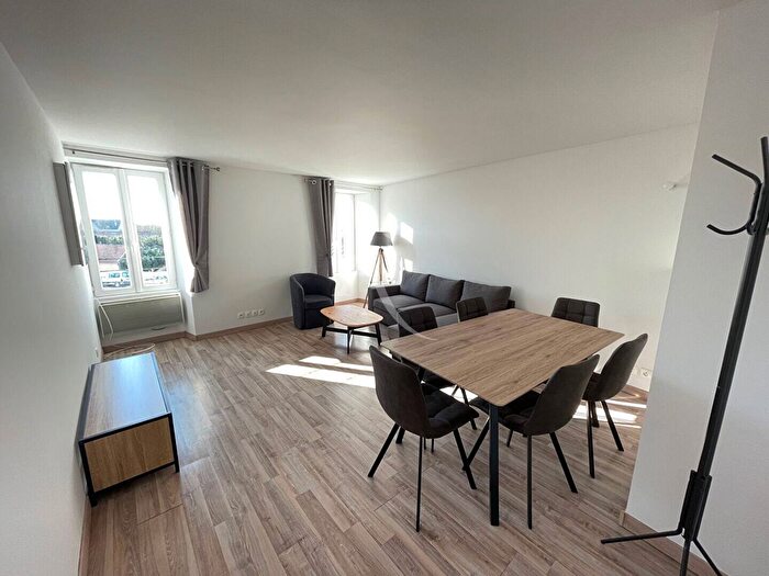 Chaillé-les-Marais : Maison 3 pièces à louer