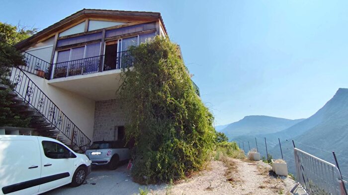 Maison 3 pièces à vendre à Castellet-lès-Sausses