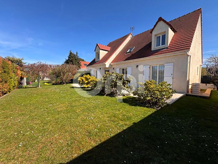 Maison 8 pièces à vendre à Maurepas, Le Village