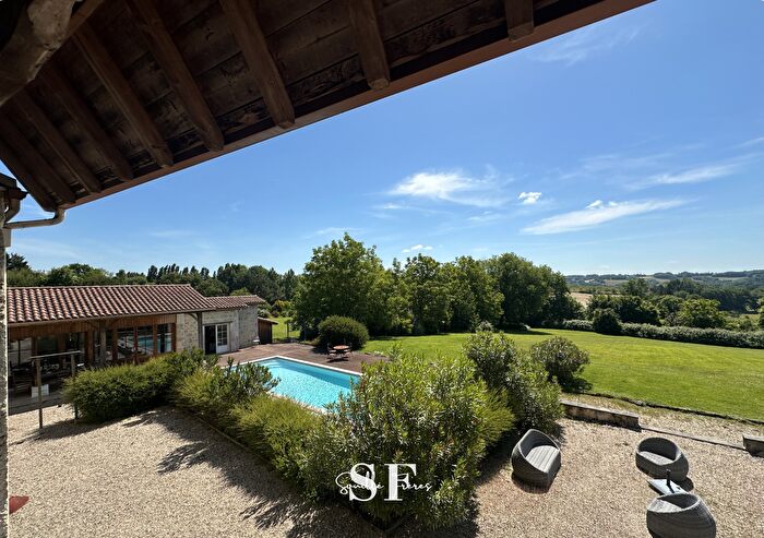 Maison à vendre - Prayssas - 10 pièces - 6 chambres