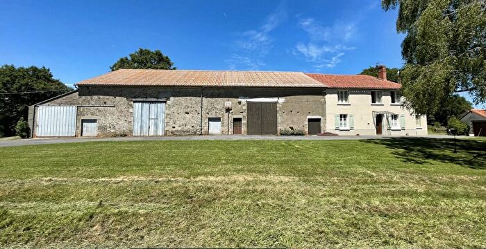 Maison 5 pièces à vendre à Saint-Martial-sur-Isop