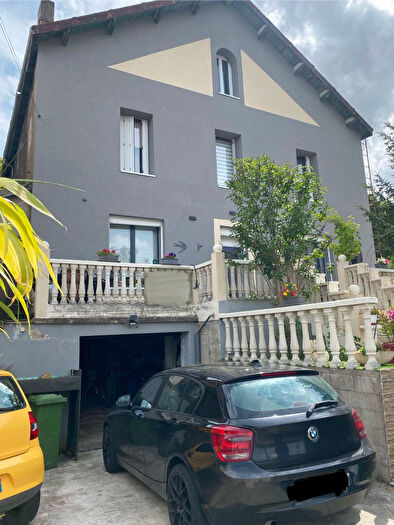 Maison à vendre - Audun-le-Roman - 9 pièces - 7 chambres