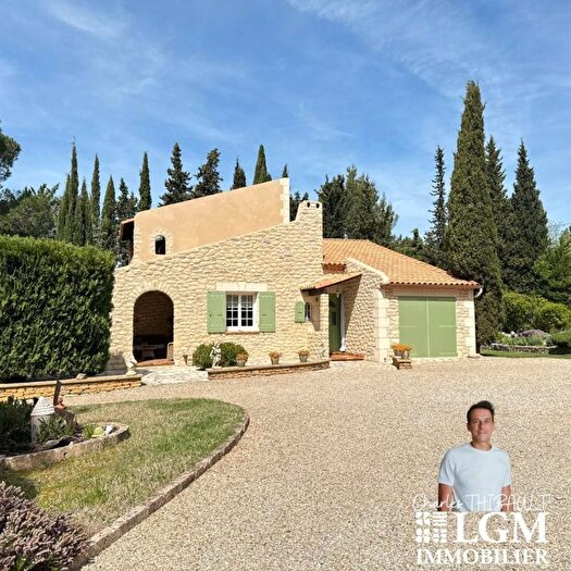 Beaucaire, Route de Bellegarde, Plâteau Saint-Roman : Maison 4 pièces à vendre