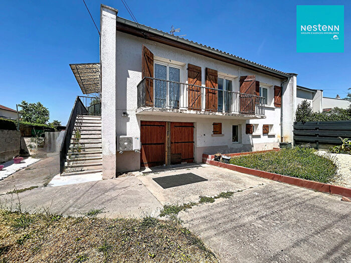 Maison 8 pièces à Savigneux, à vendre