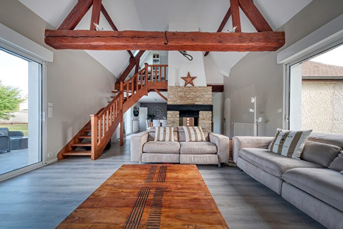 Maison 6 pièces à Saulx-Marchais, à vendre