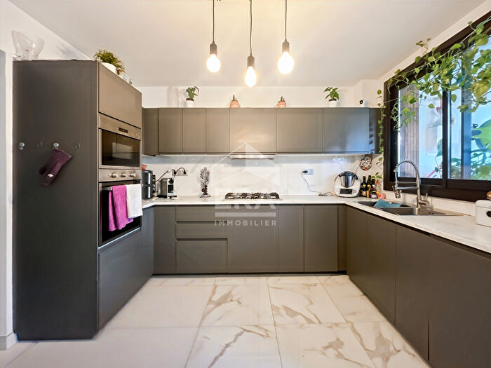 Appartement à vendre - Marseille e , La Blancarde - 4 pièces - 3 chambres