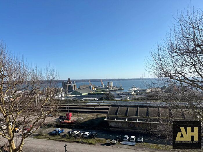 Appartement à louer - Brest, Saint-Martin, Kérigonan - 6 pièces - 3 chambres