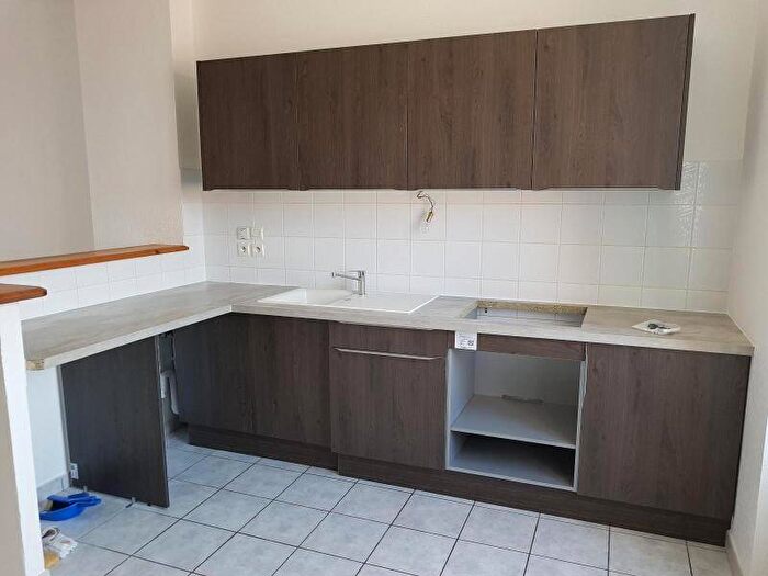 Appartement à louer - Grande Couronne, Saint-Just-Saint-Rambert - 3 pièces - 2 chambres