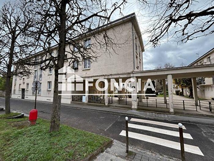 Appartement à louer - Notre Dame, Versailles - 3 pièces - 2 chambres