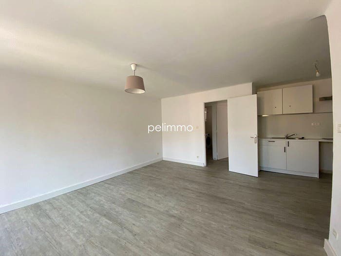 Appartement 2 pièces à louer à Zone Urbaine, Lambesc