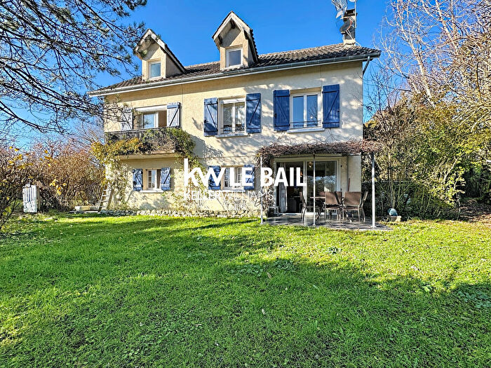 Maison à vendre - Saint-Pierre-Lafeuille - 9 pièces - 6 chambres