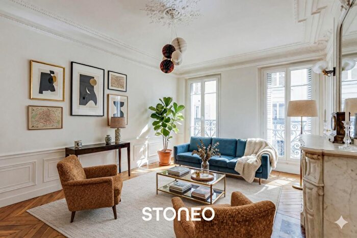 Appartement 3 pièces à Paris 8ème, Mairie, à vendre