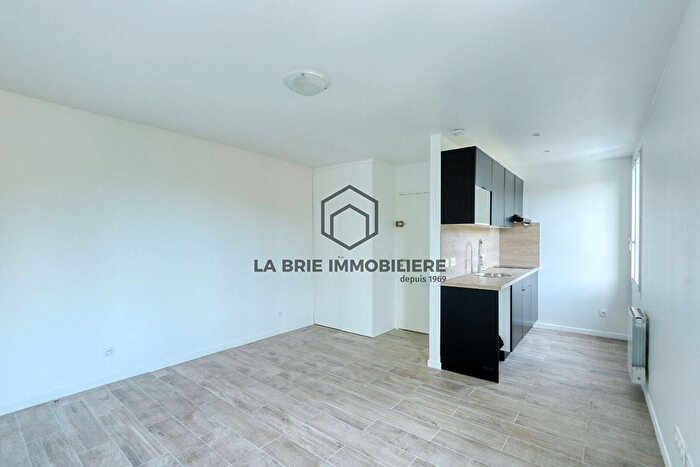 Appartement à louer - Saint Liesne-Centre Est, Melun - 2 pièces - 1 chambre