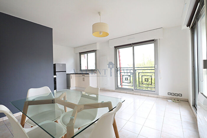 Appartement à vendre - Neuilly-Plaisance, Rennouillères - 2 pièces - 1 chambre