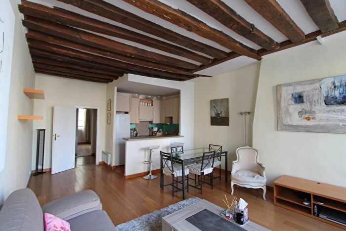 Appartement à louer - Saint Germain des Prés, Paris ème arrondissement - 2 pièces - 1 chambre