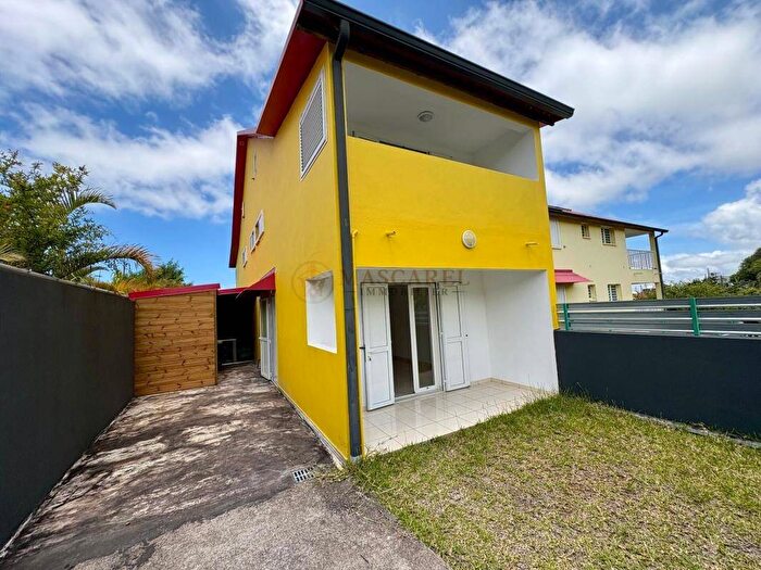 Maison à louer - Saint-Pierre - 4 pièces - 3 chambres