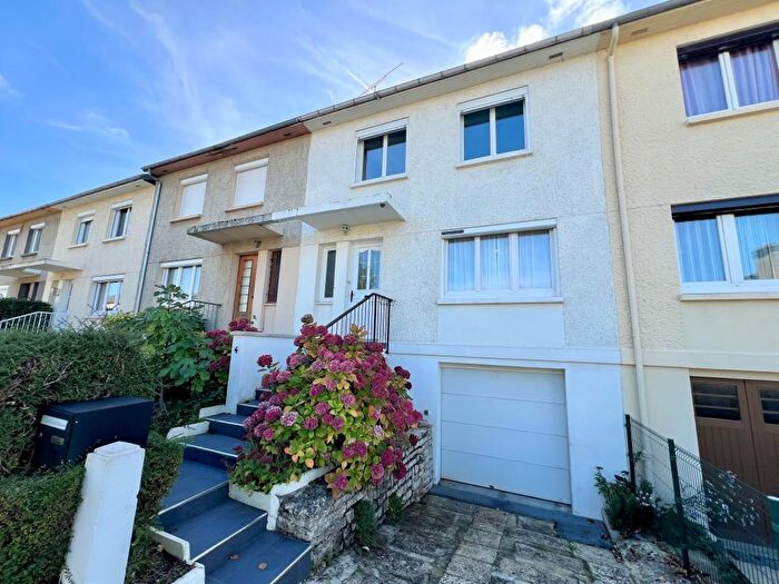 Maison à vendre - Ecquevilly - 5 pièces - 4 chambres