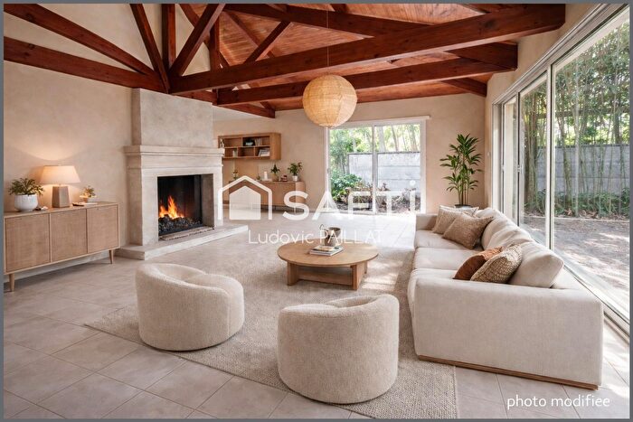 Maison à vendre - Mérignac, Capeyron - 7 pièces - 5 chambres