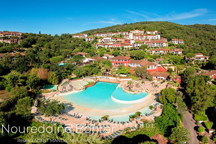 Maison à vendre - Grimaud - 5 pièces - 4 chambres