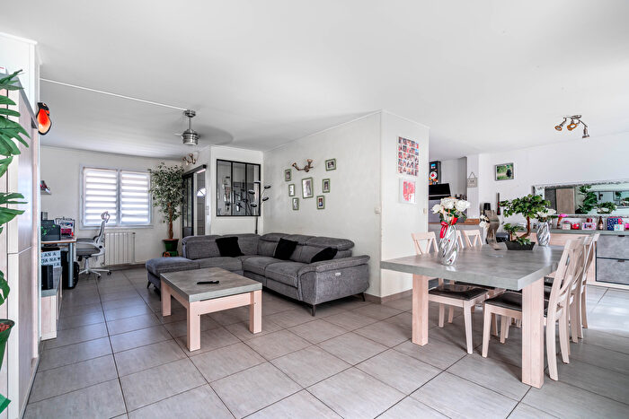 Maison 5 pièces à Villefontaine, Les Armières, à vendre