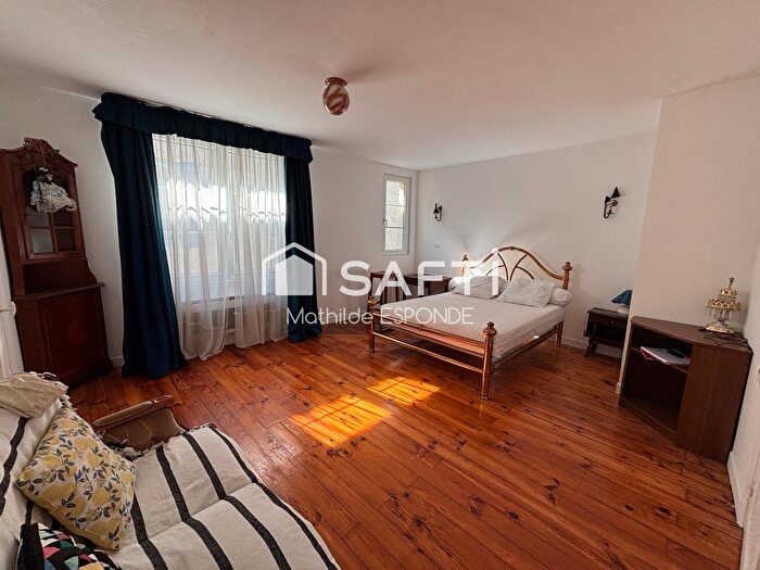 Maison à vendre - Condom - 7 pièces - 4 chambres