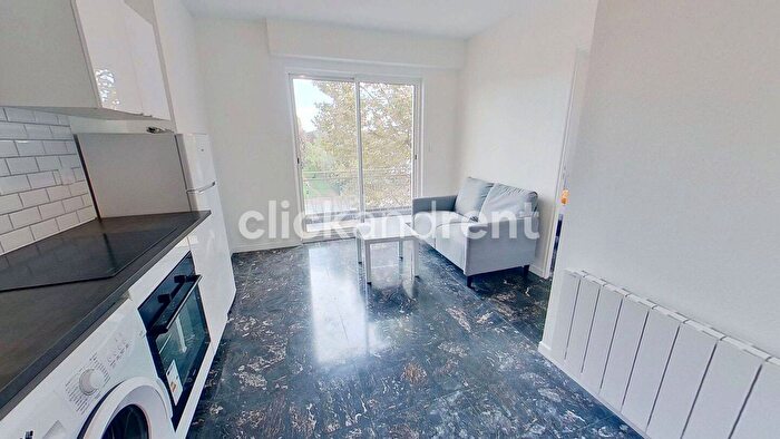 Larue, Chevilly-Larue : Appartement 2 pièces à louer