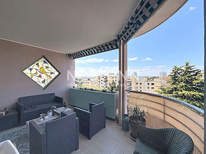 Appartement à vendre - Bron, Parilly Centre-ville - 4 pièces - 2 chambres