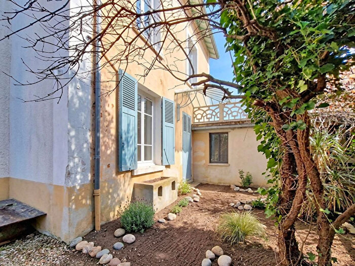 Maison à vendre - Oullins, Centre-ville - 6 pièces - 4 chambres