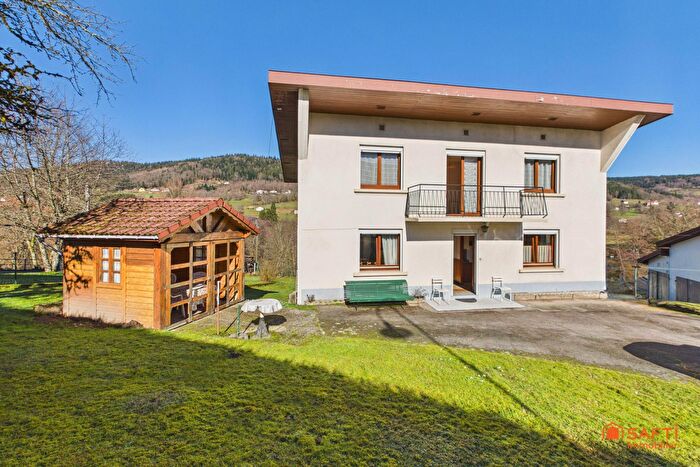 Maison à vendre - Le Syndicat - 5 pièces - 4 chambres